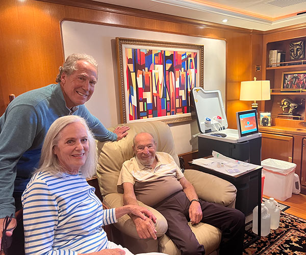 Home dialysis allows Bob to travel with ESRD